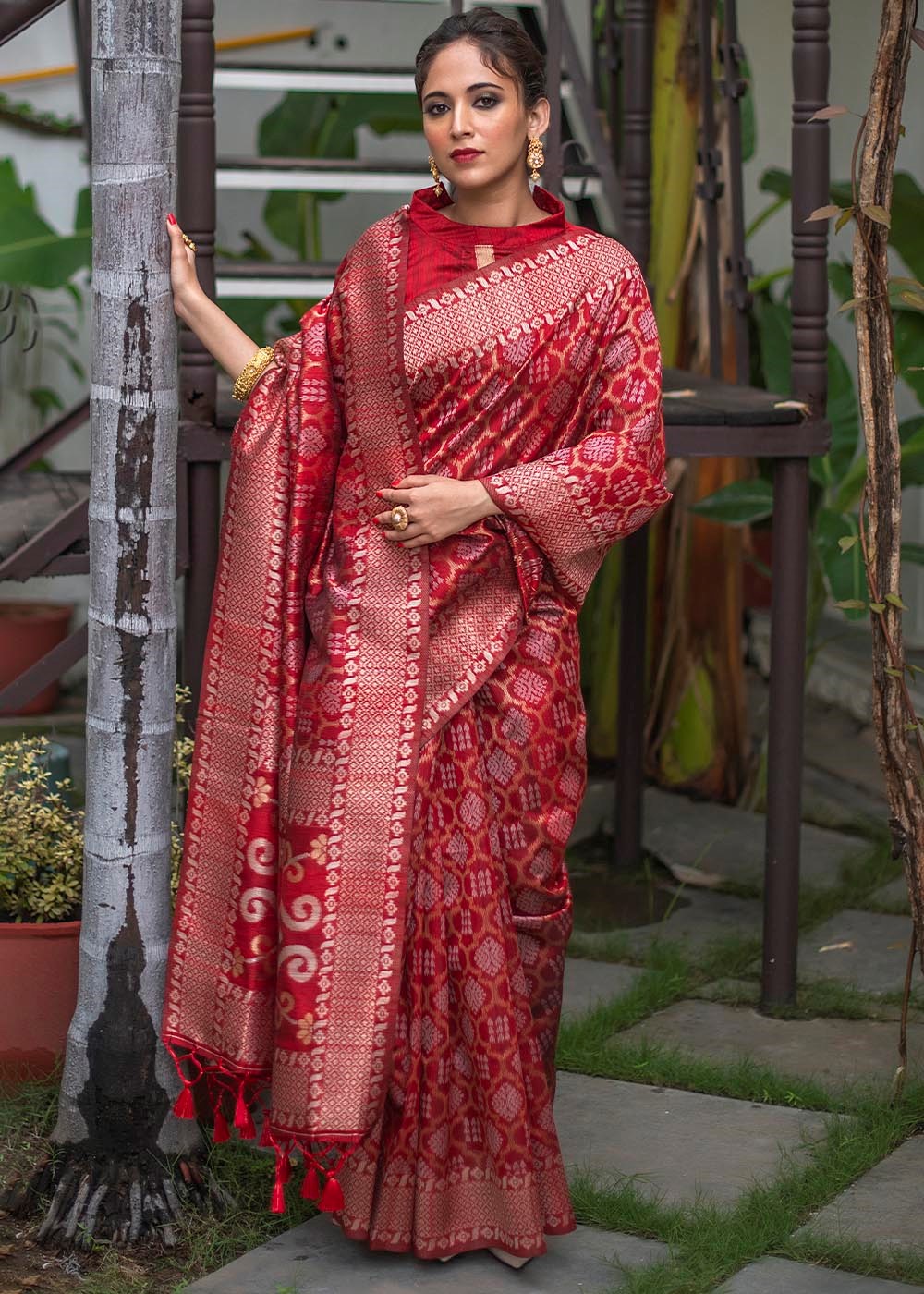 Candy Red Woven Jamdani Tussar Silk Saree - Urban Womania